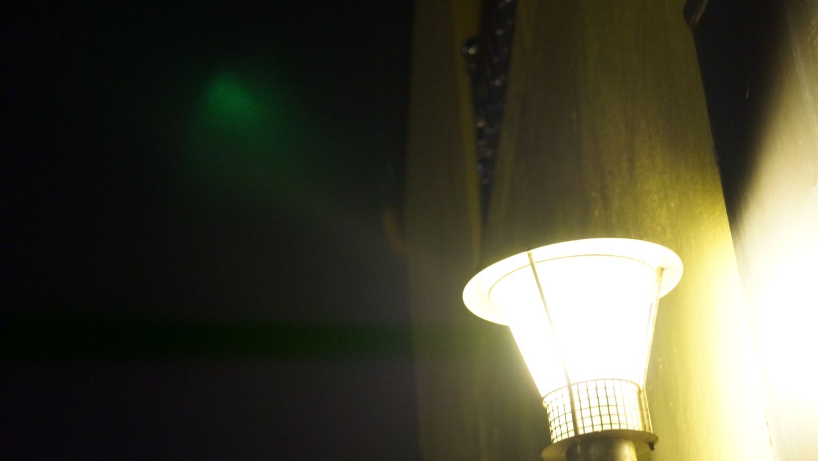 How to Clean Lamp Shades - Decorator Advice